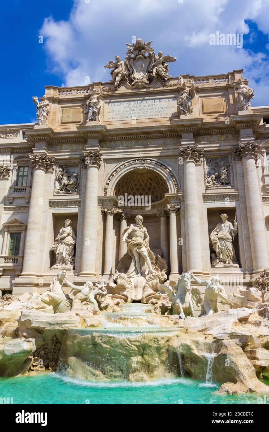 Awesome view of Trevi Fountain-the largest Baroque fountain in the city ...