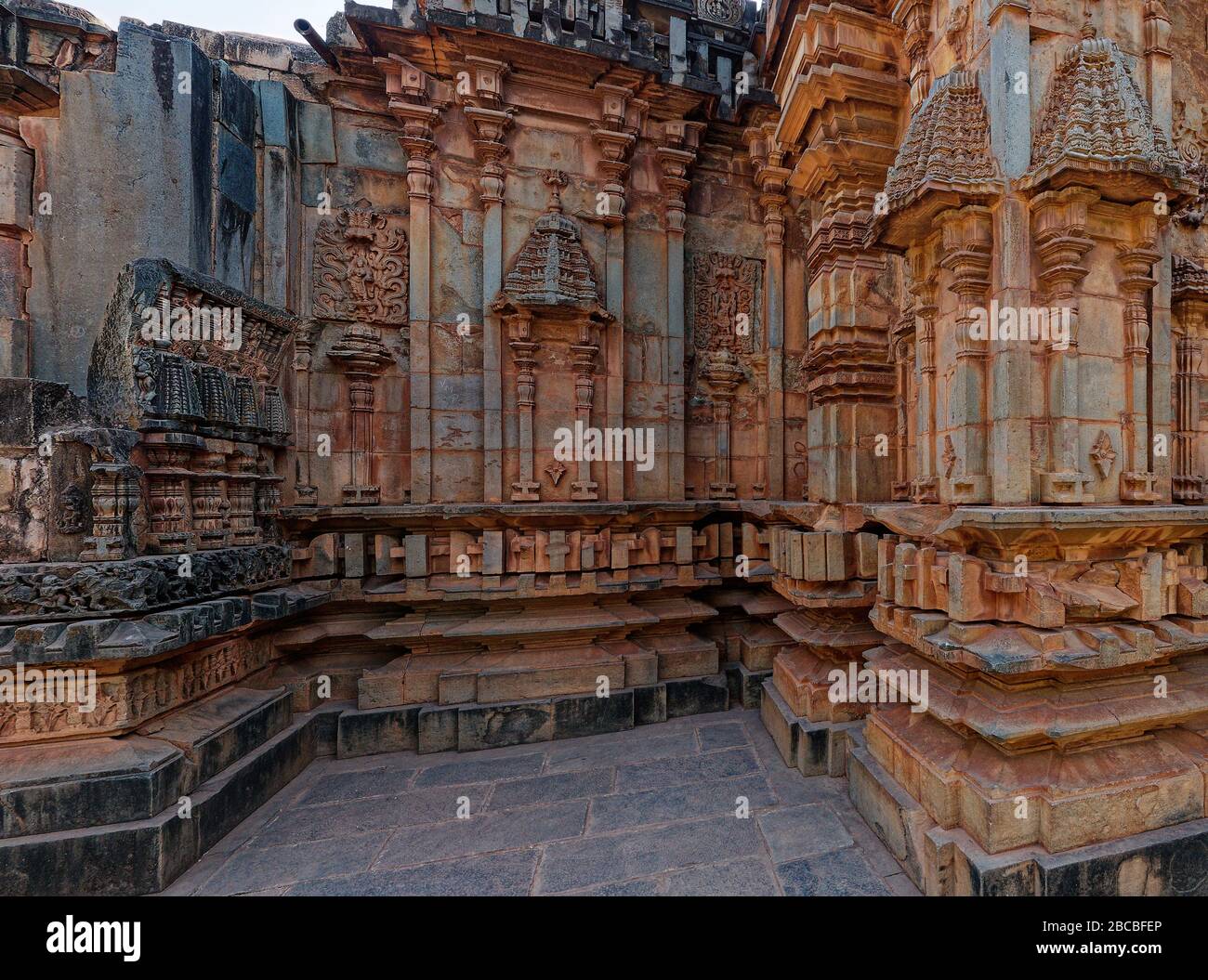 Ancient Chandramouleshwara temples decorative outer wall Stock Photo ...