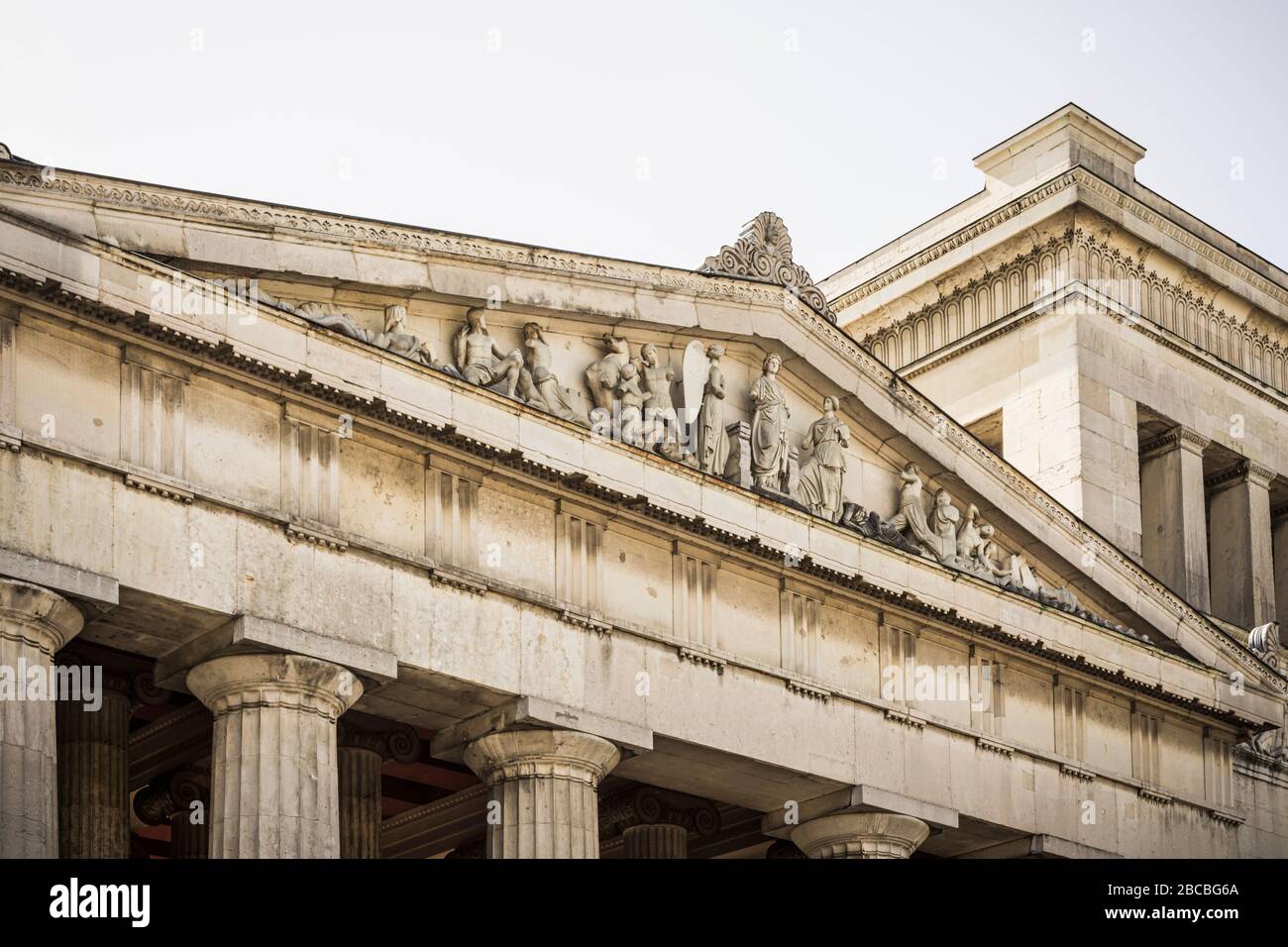 Pediment hi-res stock photography and images - Alamy