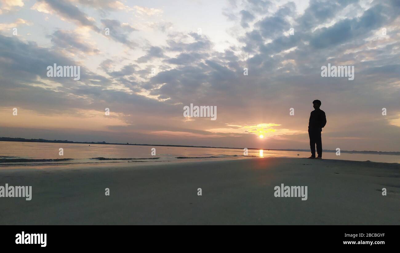 Sun sink hi-res stock photography and images - Alamy