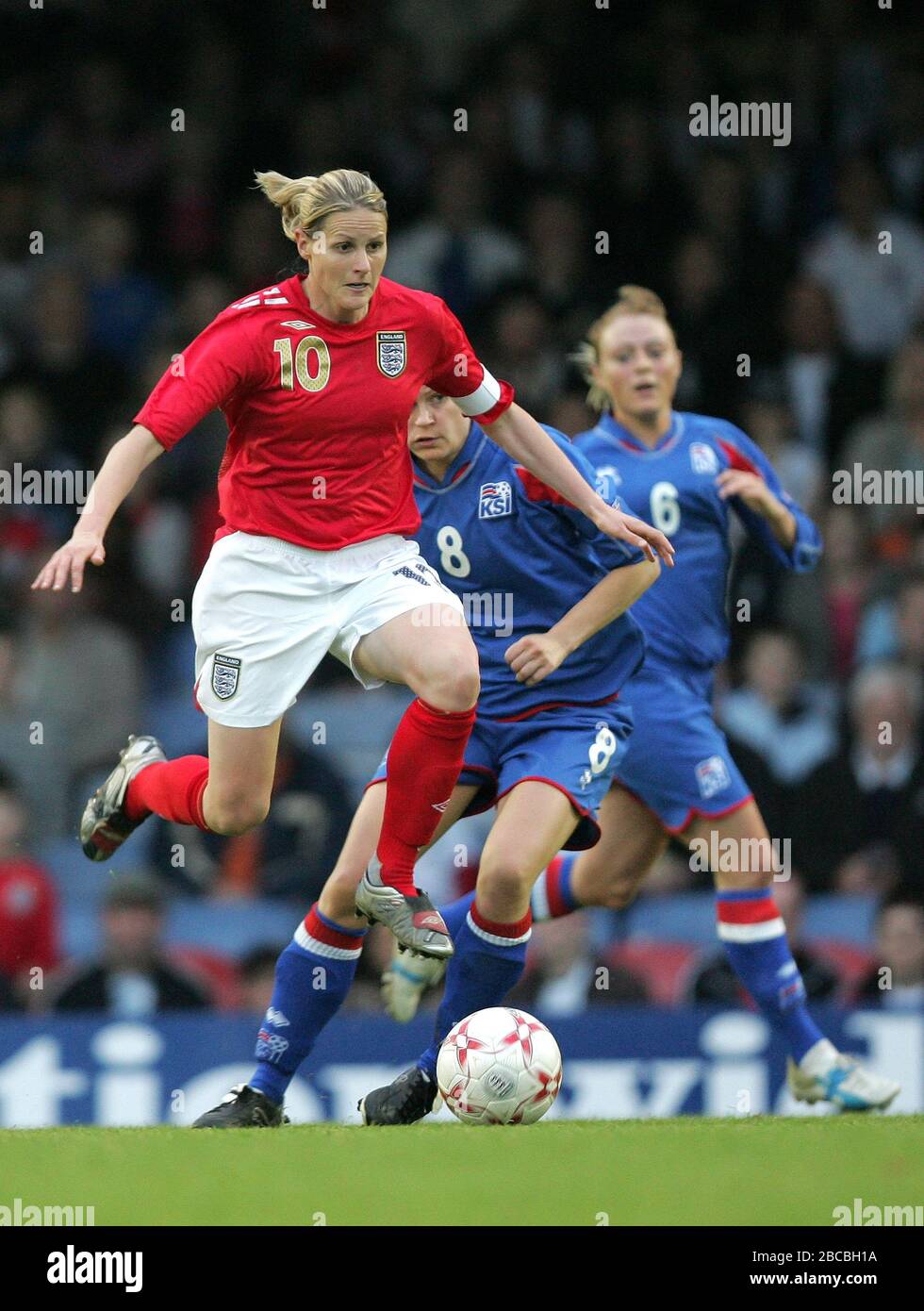 England player kelly hi-res stock photography and images - Alamy