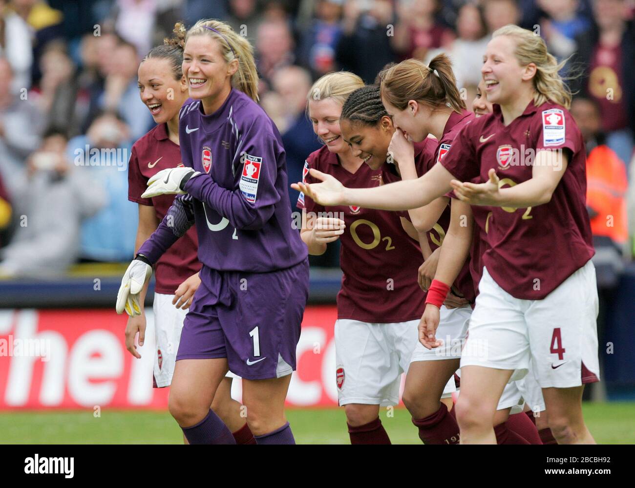 Arsenal celebrate victory Stock Photo - Alamy