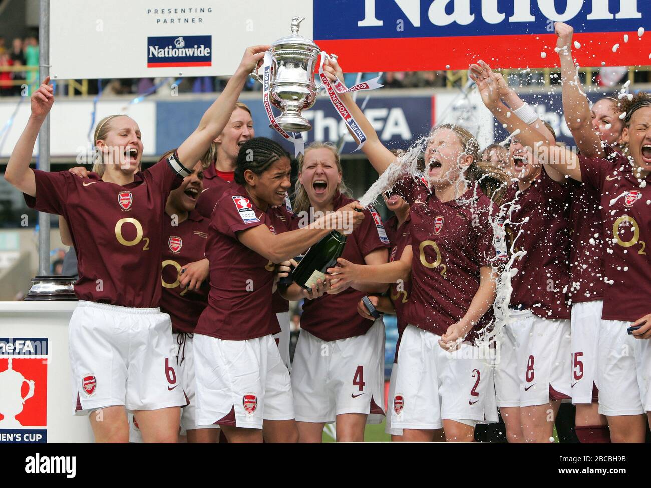 Celebrate goal arsenal hi-res stock photography and images - Alamy