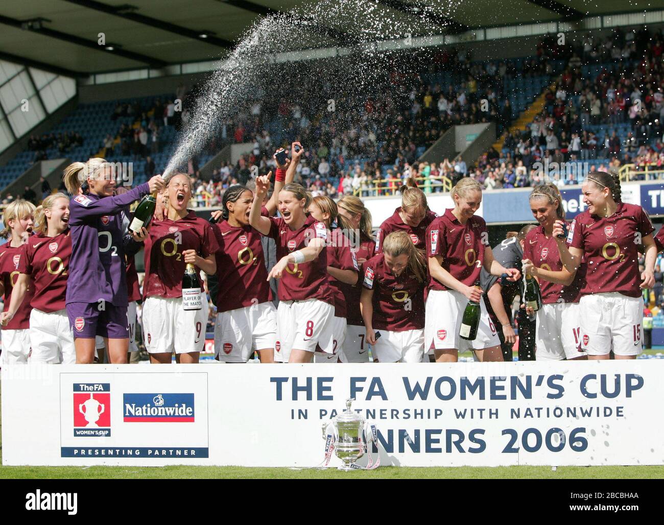 Arsenal celebrate victory Stock Photo - Alamy