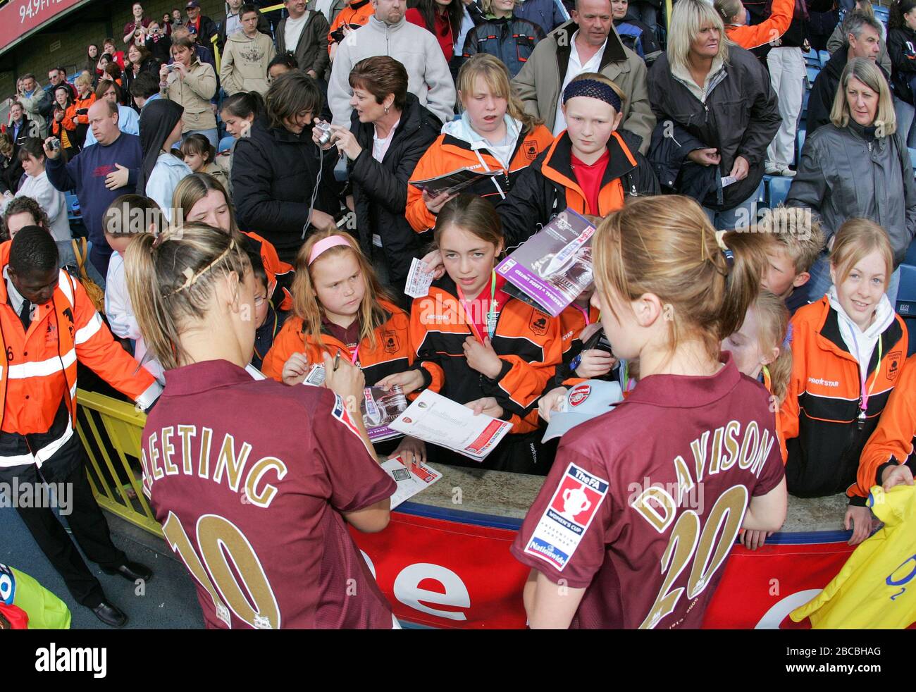 Post-match autograph signing with the fans Stock Photo - Alamy