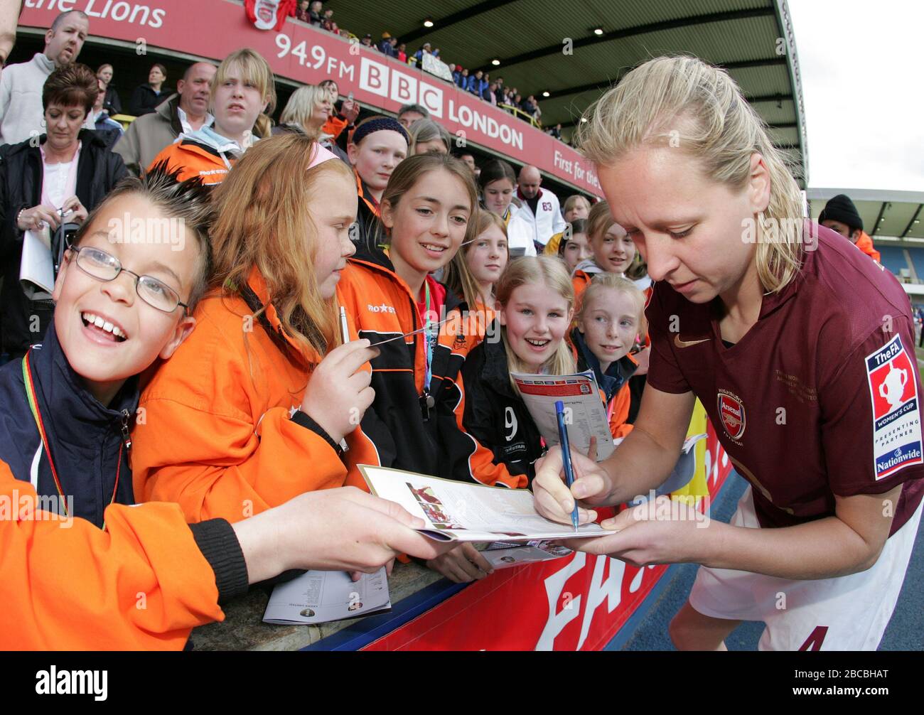 Post-match autograph signing with the fans Stock Photo - Alamy
