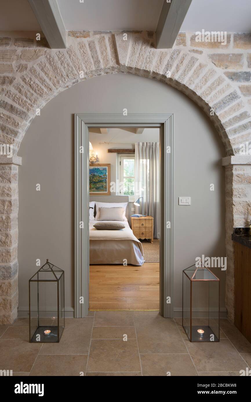 Arch decorative hi-res stock photography and images - Alamy