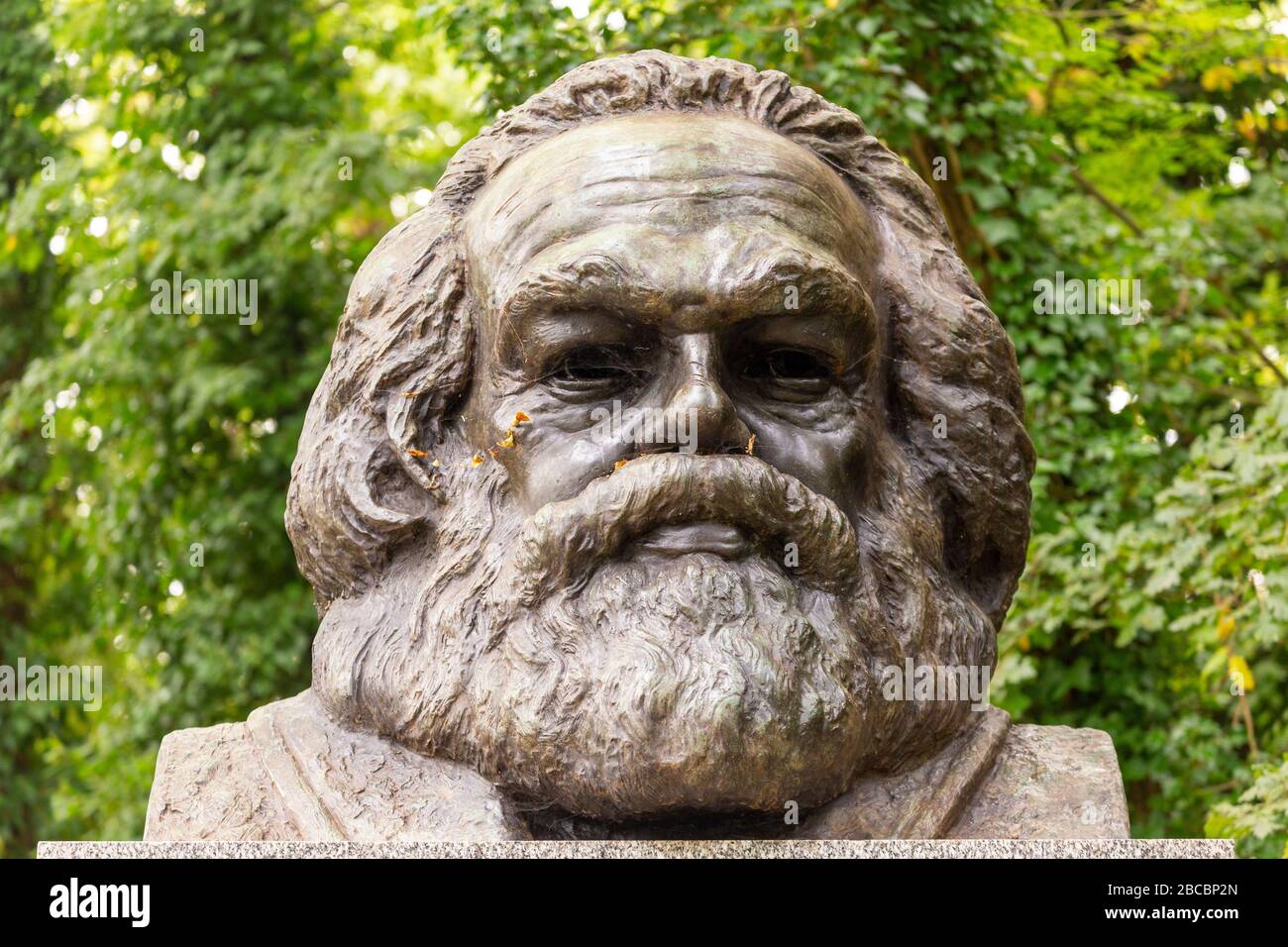 Karl marx grave hi-res stock photography and images - Alamy