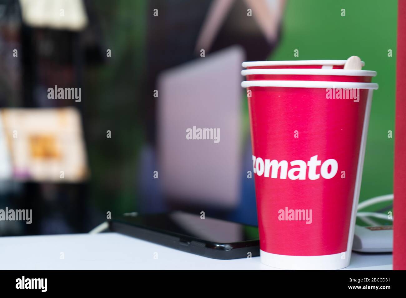 Zomato logo hi-res stock photography and images - Alamy
