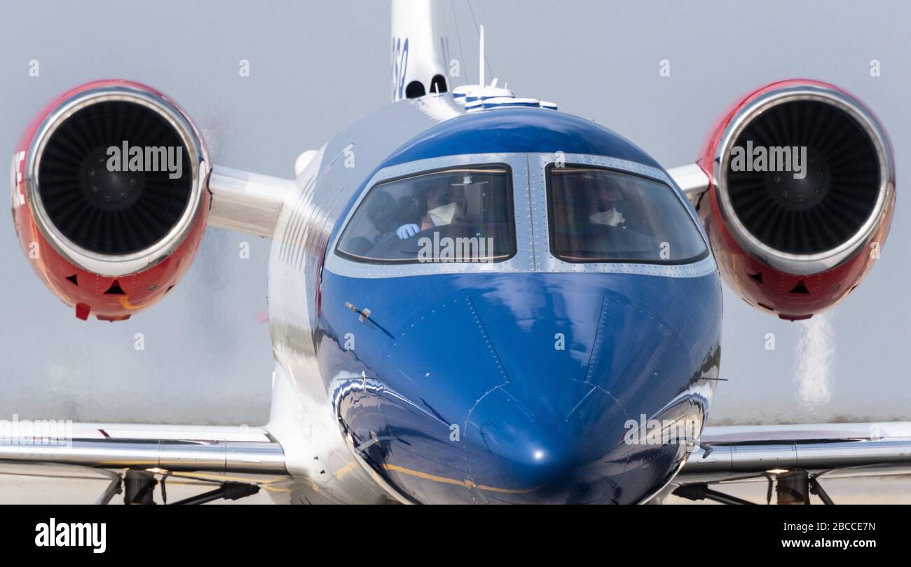 Learjet cockpit hi-res stock photography and images - Alamy