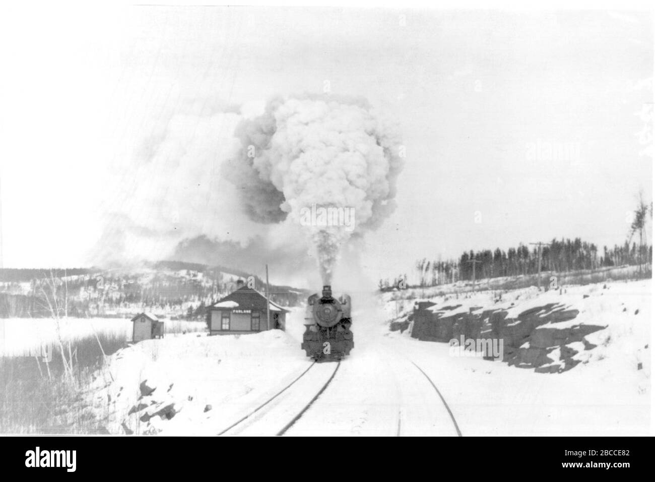 Train en gare Cut Out Stock Images & Pictures - Alamy