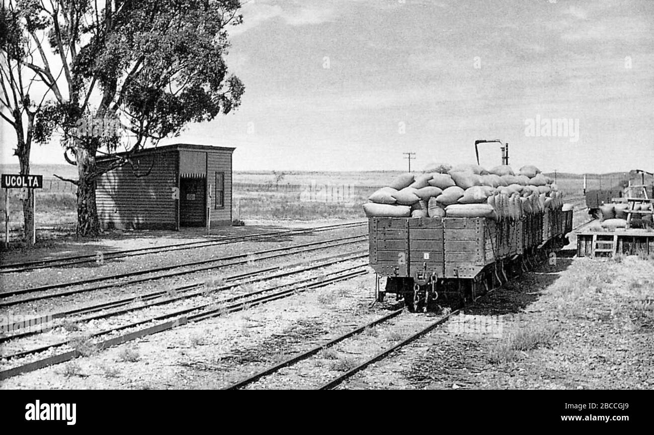 4 wheel railway wagons hi-res stock photography and images - Alamy