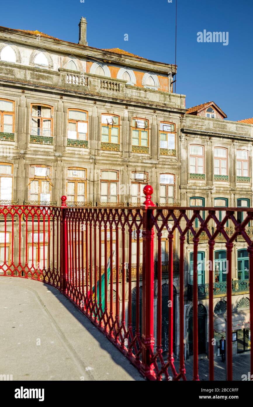 Population of oporto hi-res stock photography and images - Alamy