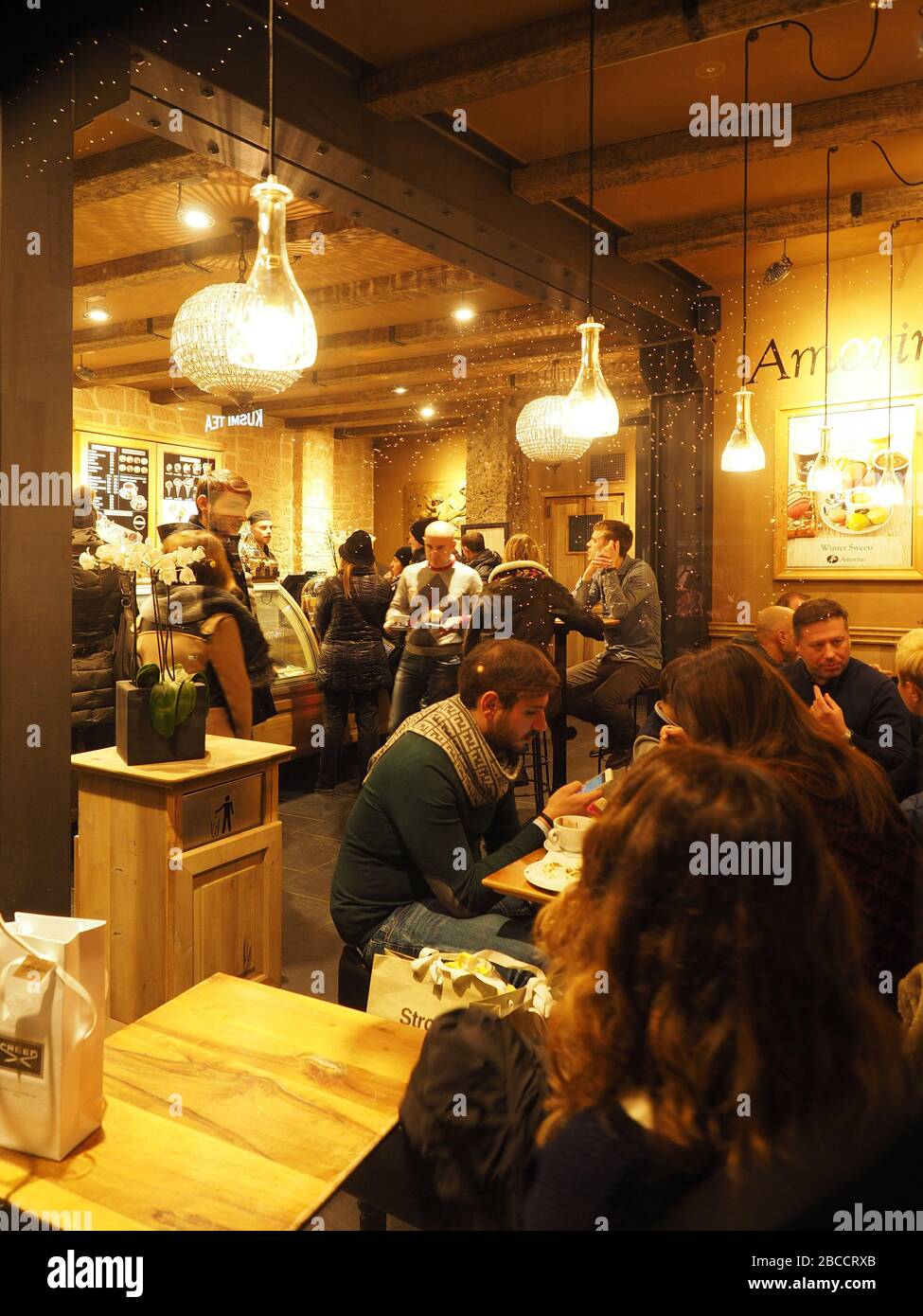 Street via fiori chiari hi-res stock photography and images - Alamy