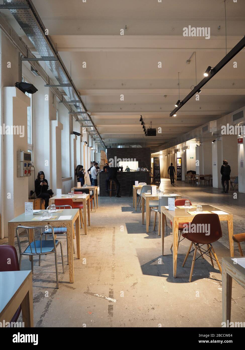 Base building, interactive and coworking multispace, Via Bergognone ...