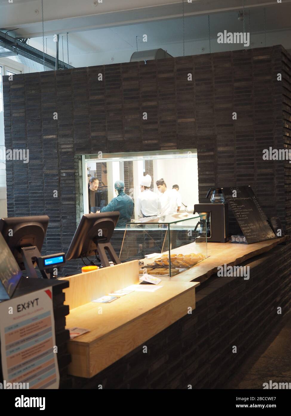 Base building, interactive and coworking multispace, Via Bergognone ...