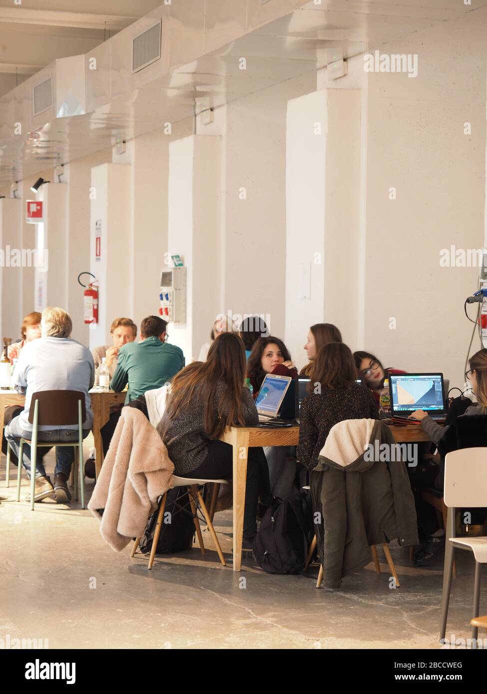 Base building, interactive and coworking multispace, Via Bergognone ...