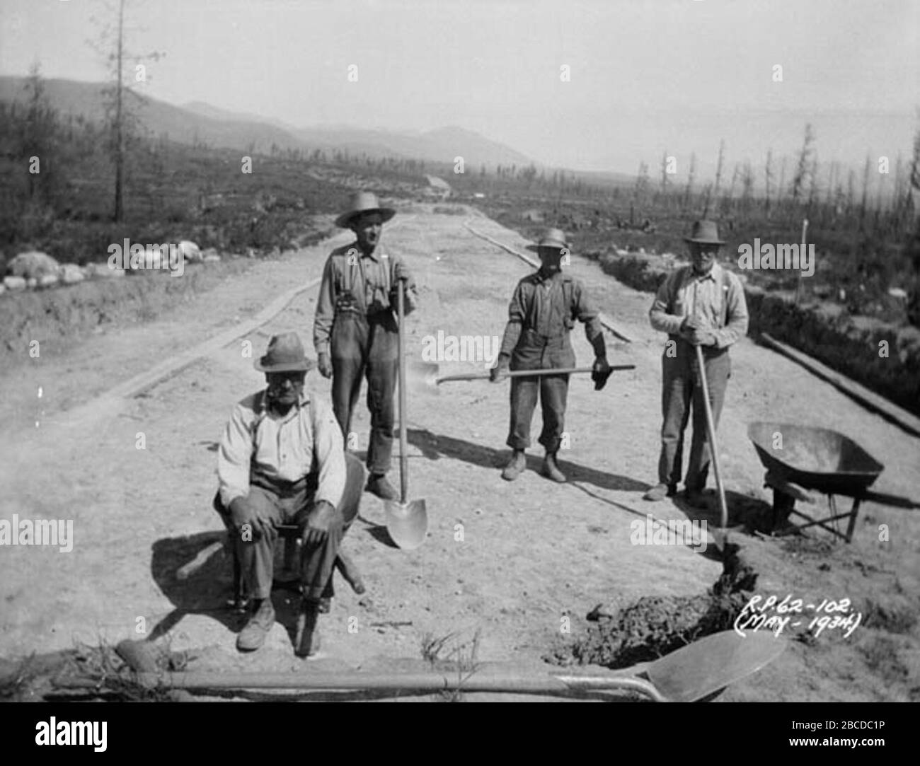 Construction workers at height Black and White Stock Photos & Images ...