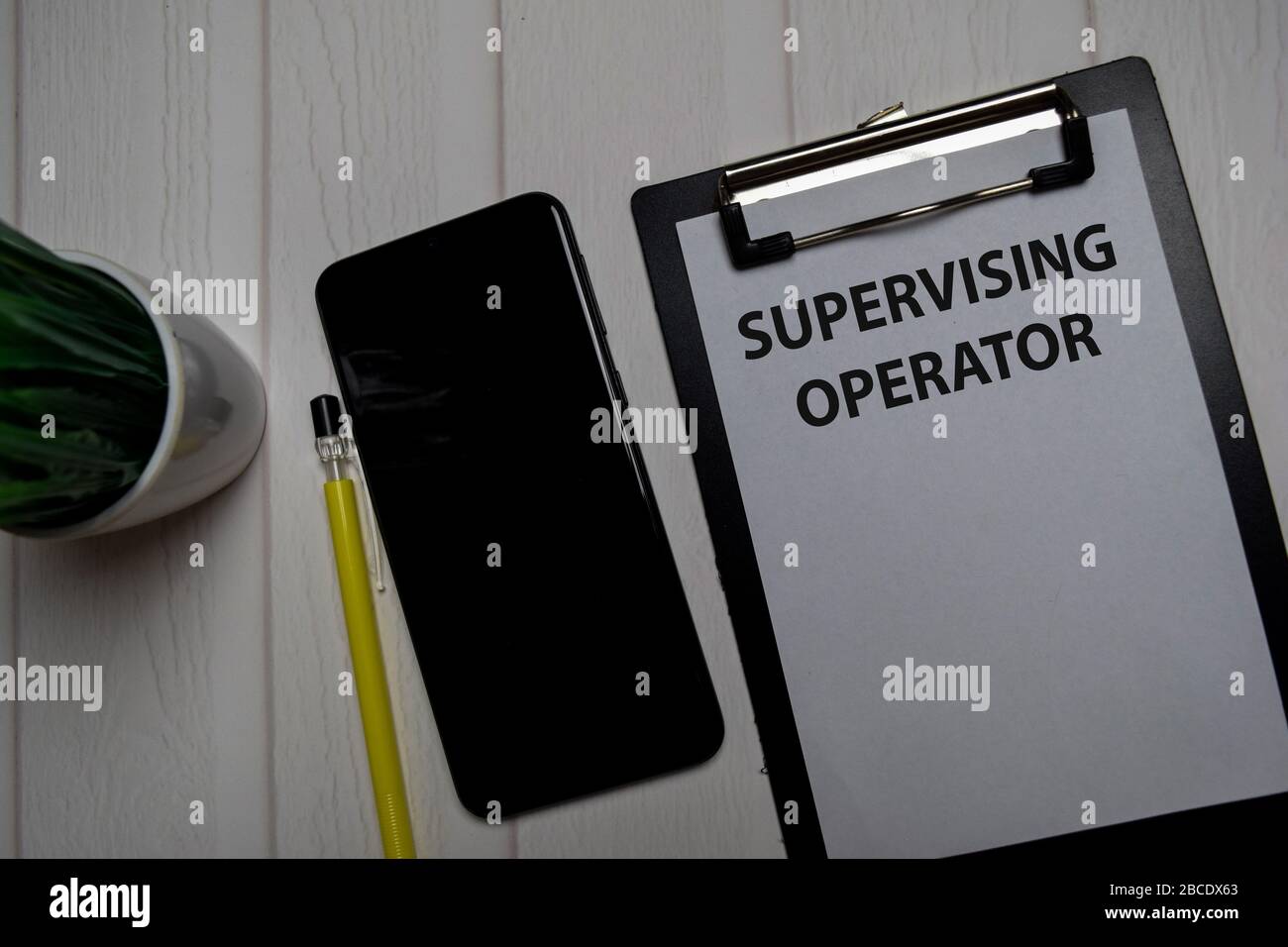 Supervision data center hi-res stock photography and images - Alamy