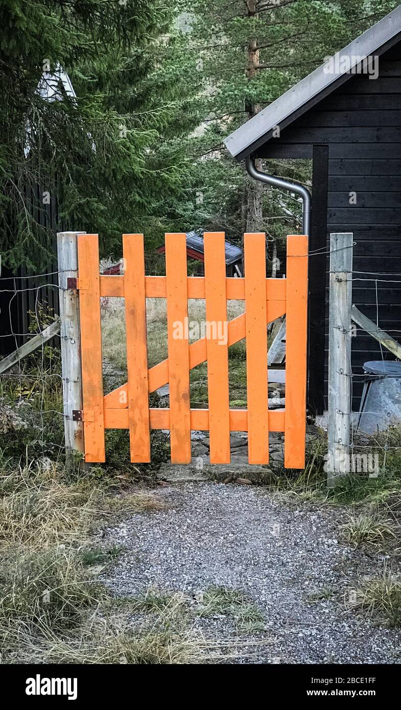 Yellow gate hi-res stock photography and images - Alamy