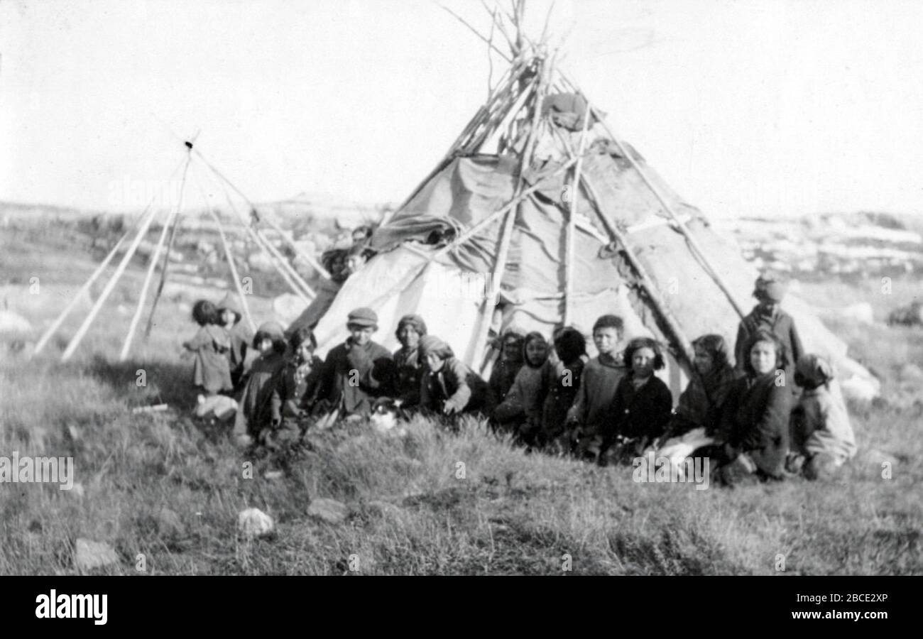 An aboriginal encampment hi-res stock photography and images - Alamy