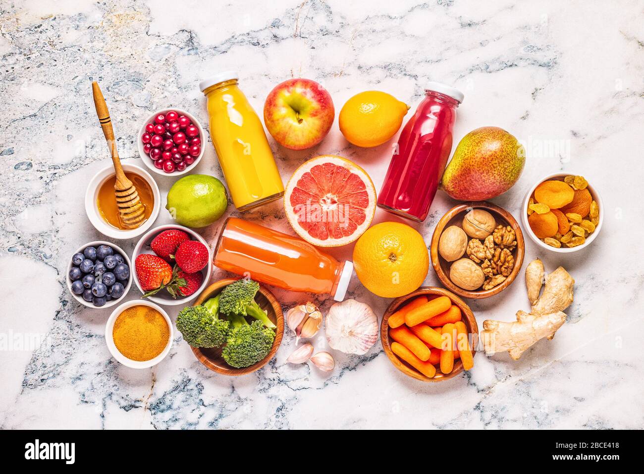 Foods for keeping lungs healthy, top view Stock Photo - Alamy