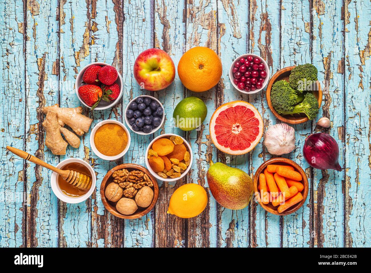 Foods for keeping lungs healthy, top view Stock Photo - Alamy
