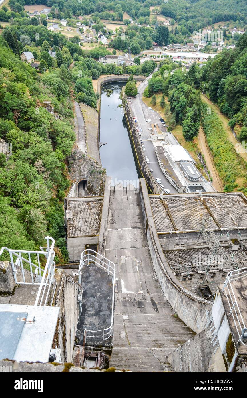 Dam lake architecture france hi-res stock photography and images - Alamy