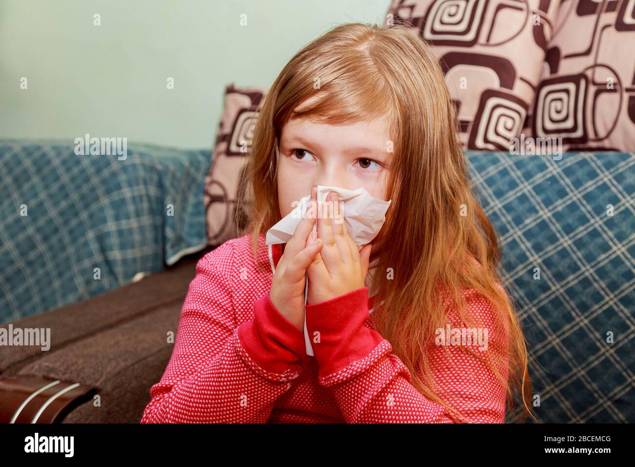 Cleaning nose kid hi-res stock photography and images - Alamy