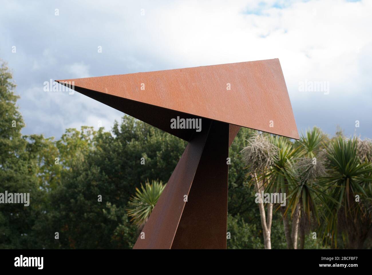 Druids Sculpture by Charlie Mallon Foundry Sculpt at Kew Sculpture ...