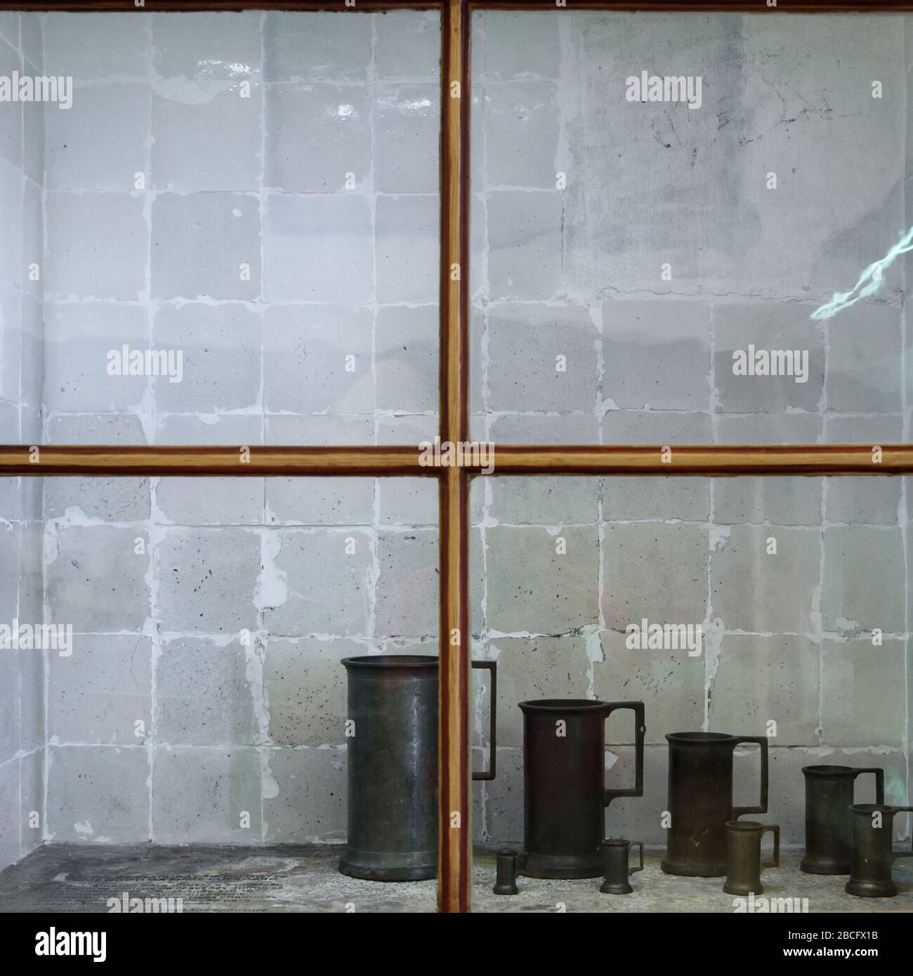 Chemistry hood hi-res stock photography and images - Alamy
