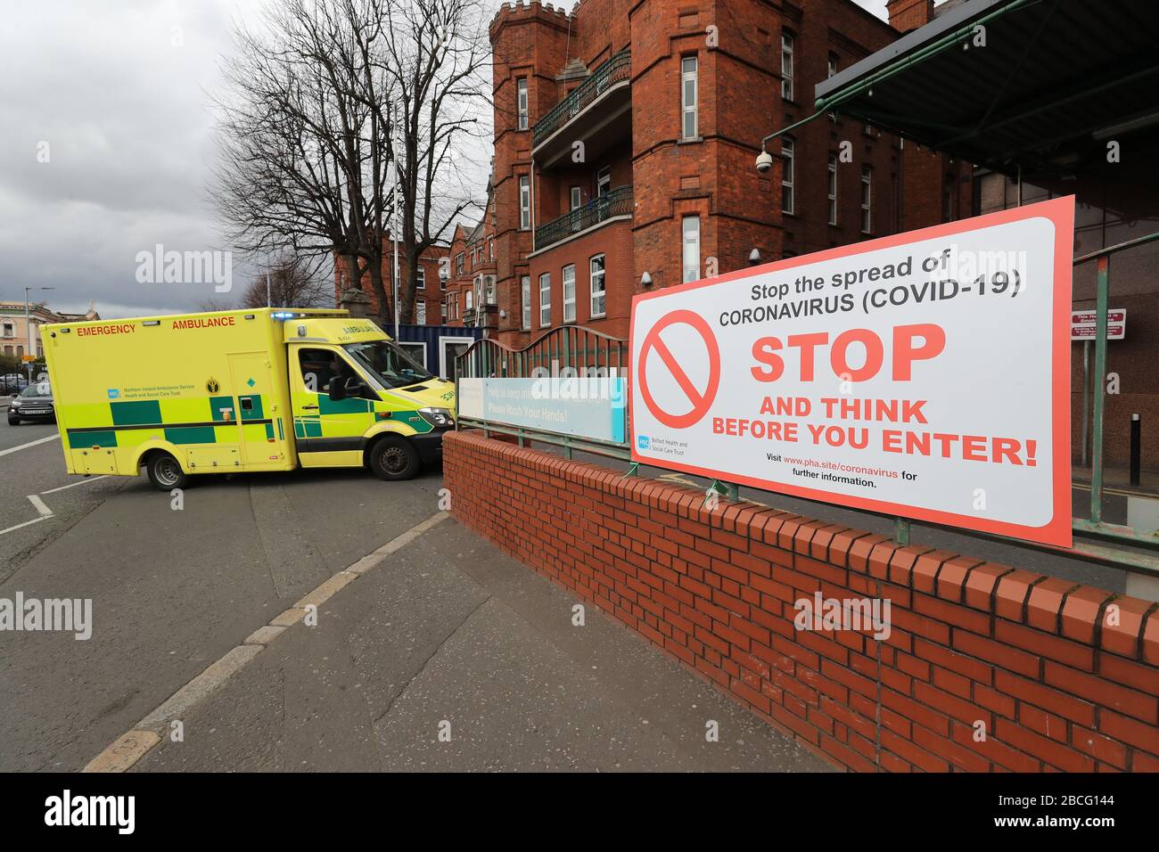 Warning signs for hospital hi-res stock photography and images - Alamy