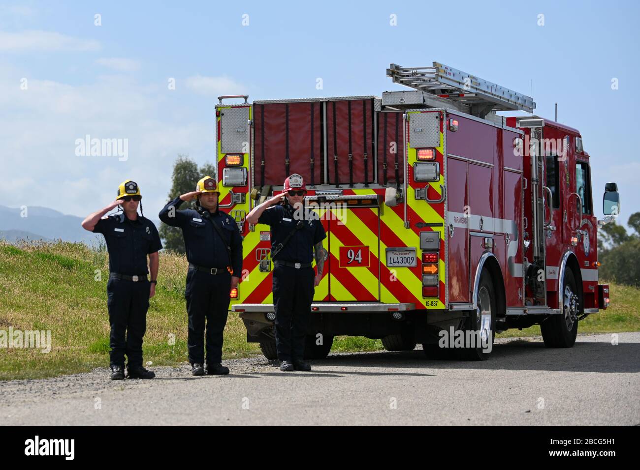 Cops and firefighters hi-res stock photography and images - Alamy