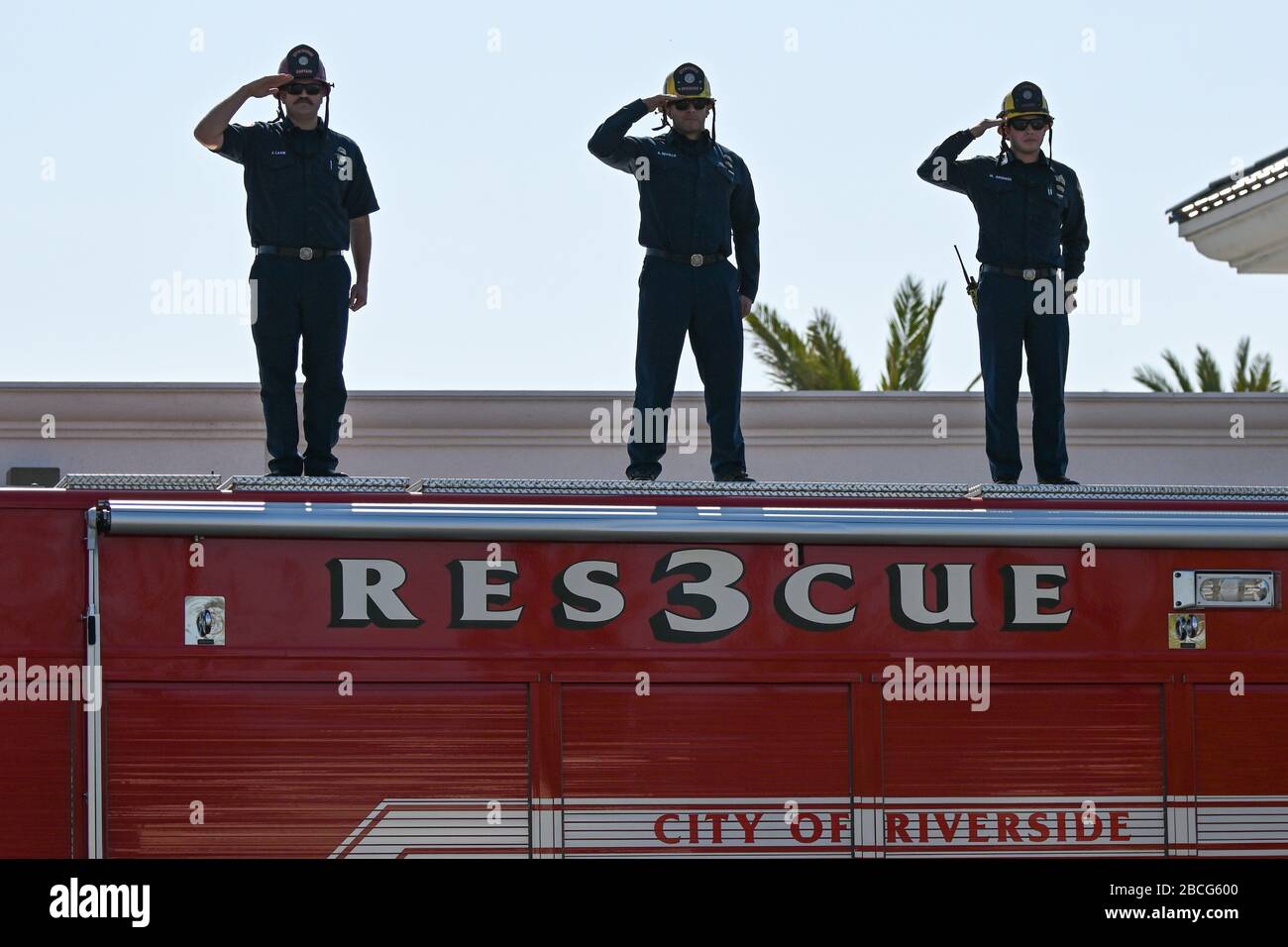 Riverside, California, USA. 3rd Apr 2020. Firefighters pay honor to the ...