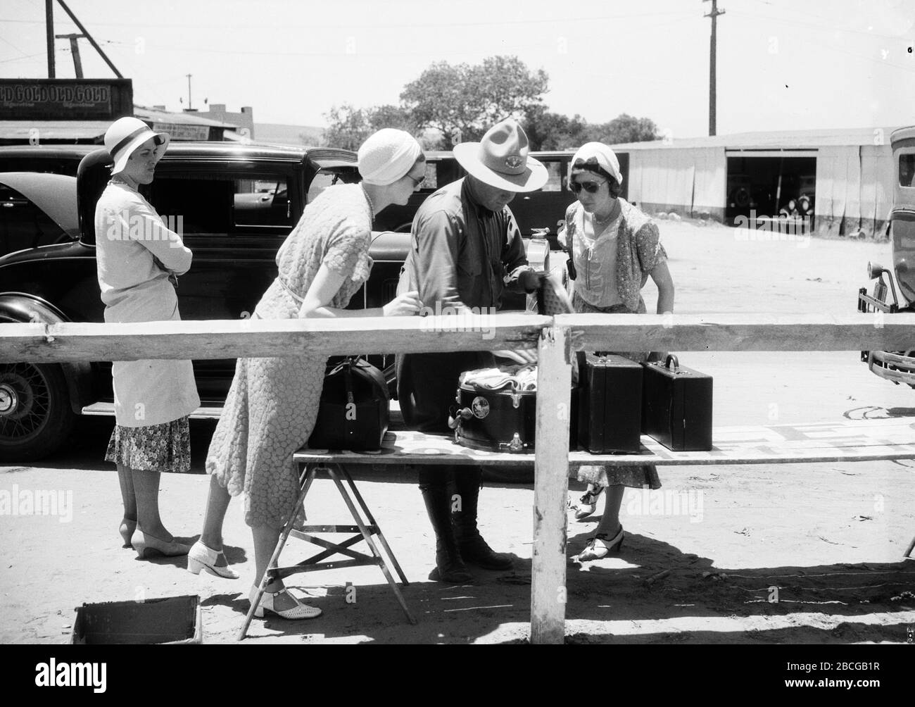 1920s border hi-res stock photography and images - Alamy