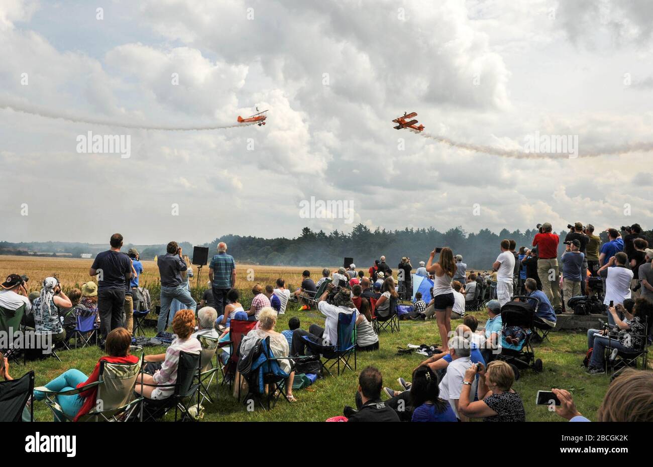 Airshow spectators airshow hi-res stock photography and images - Alamy