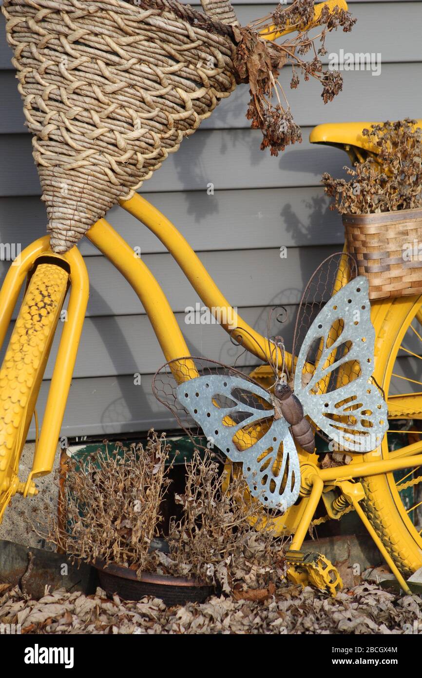 Folk Art Bike Stock Photo - Alamy