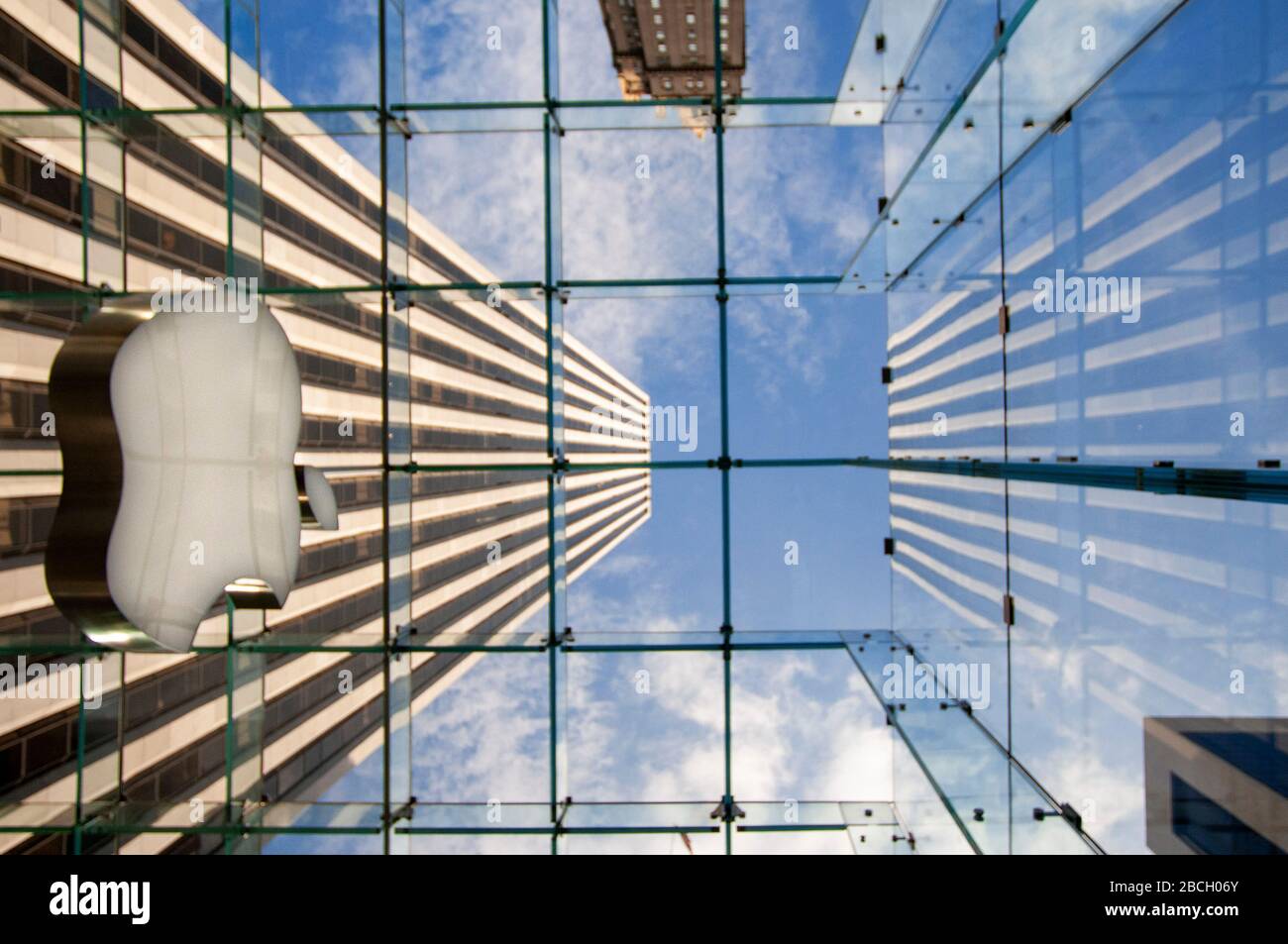 Entrance to Apple Store in Fifth Avenue, New York City, Manhattan, USA ...