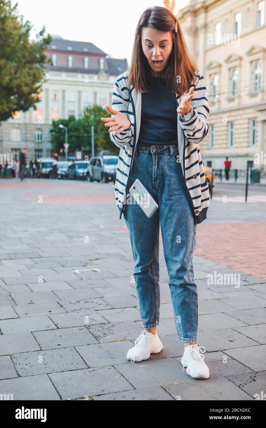 Cellphone smartphone drop on ground hi-res stock photography and images ...