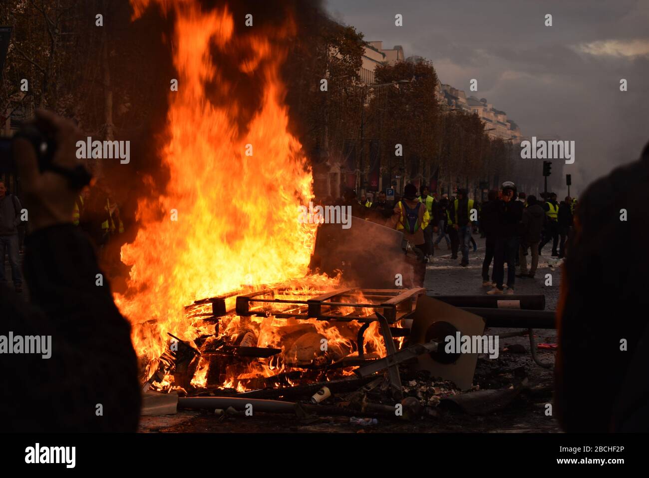 Protest cars on fire hi-res stock photography and images - Alamy