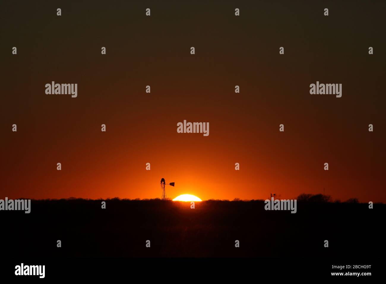 Pre dawn sky skies hi-res stock photography and images - Alamy