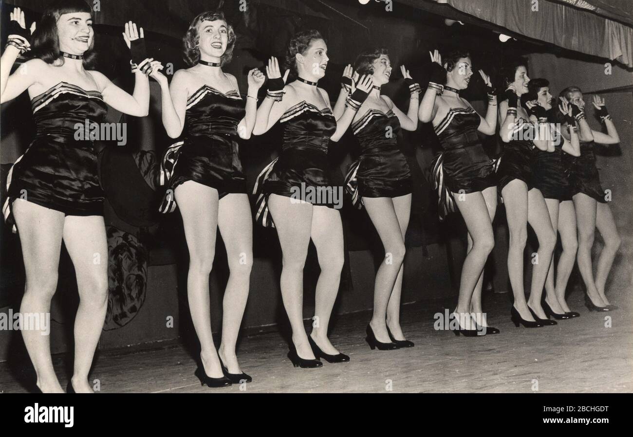 Performers 1950s hi-res stock photography and images - Alamy