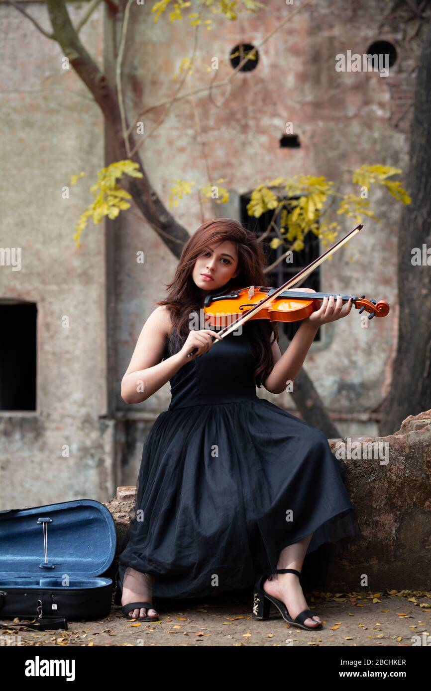 Where the words end, music starts Stock Photo - Alamy