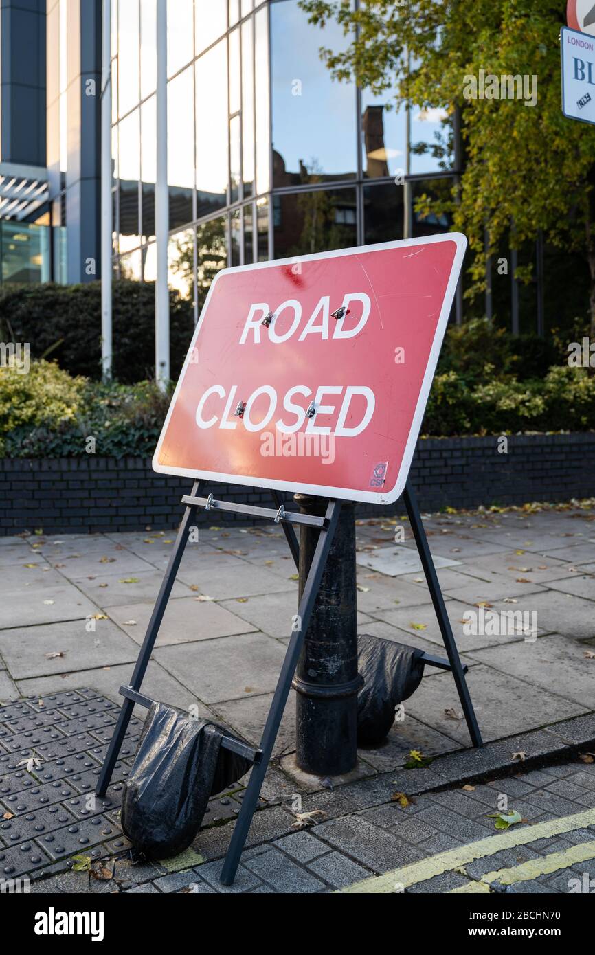Road Closed Street Sign - London Stock Photo - Alamy