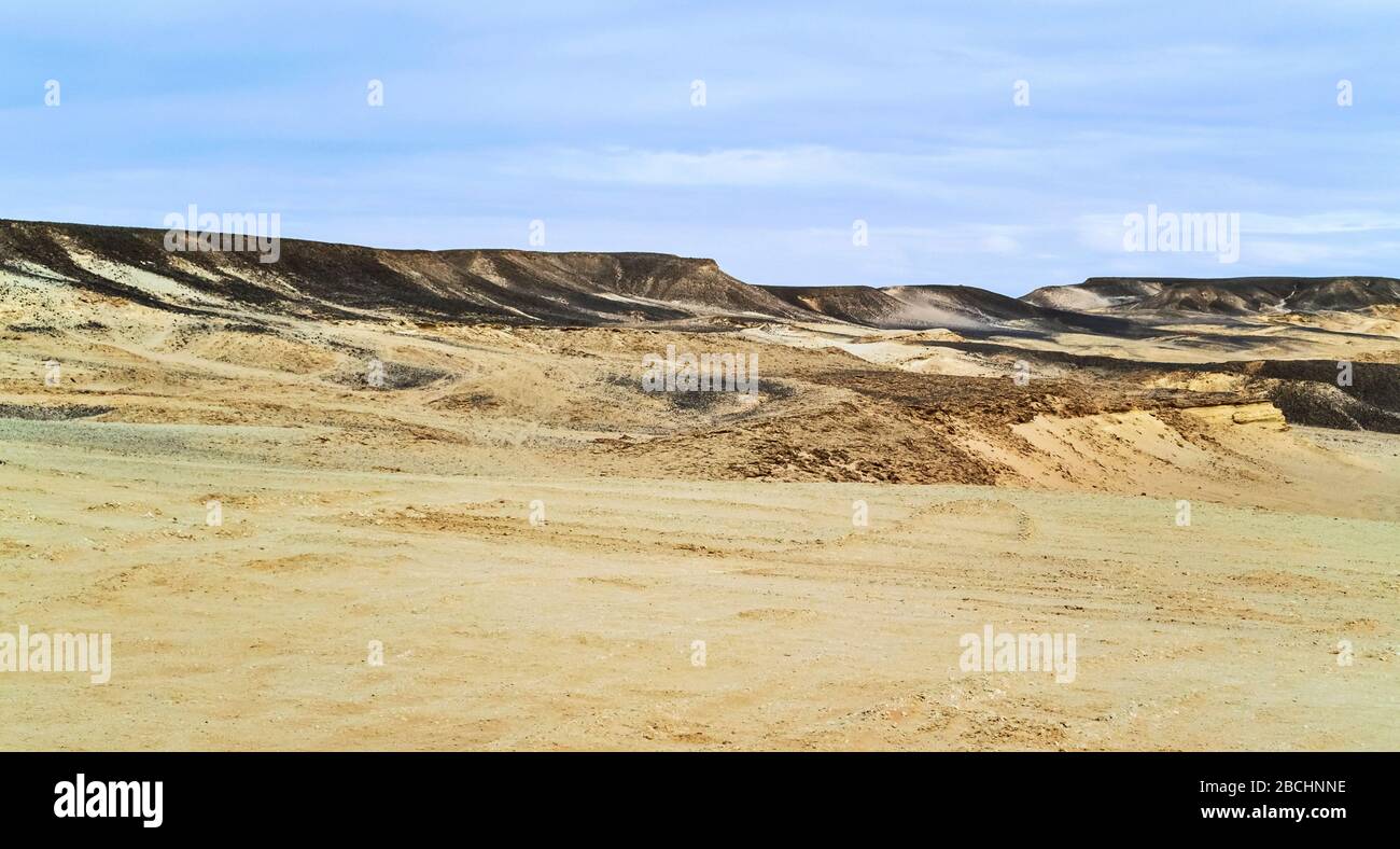 Picturesque landscape of Eastern Sahara desert, Egypt Stock Photo - Alamy