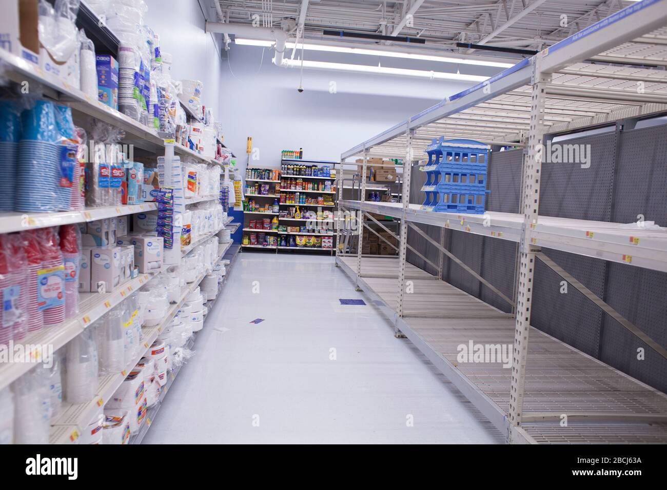 Big shelves hi-res stock photography and images - Alamy