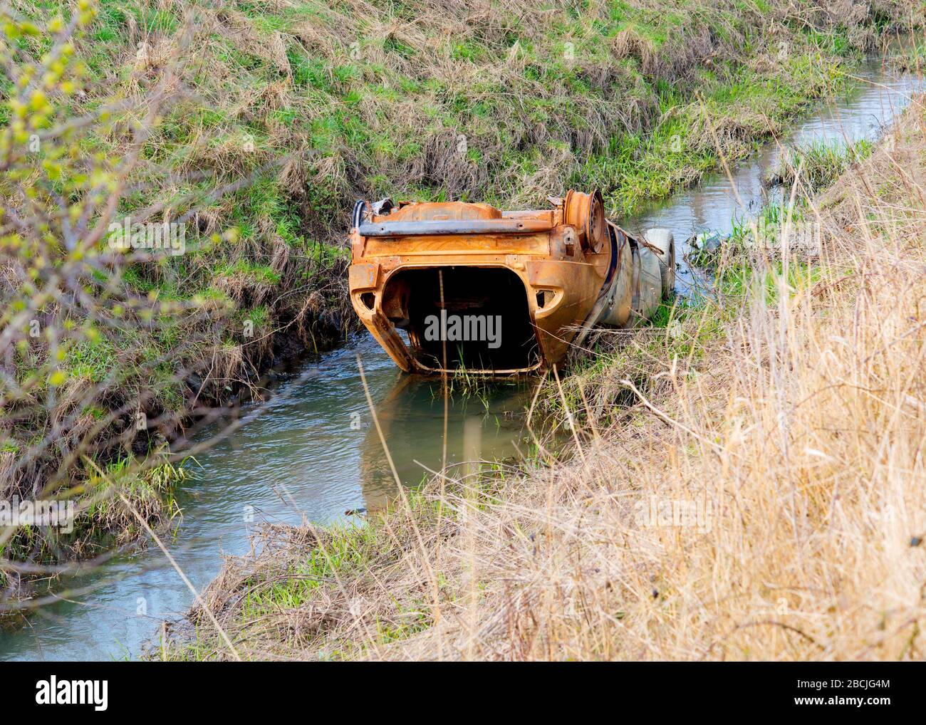 Old rusty car hi-res stock photography and images - Alamy