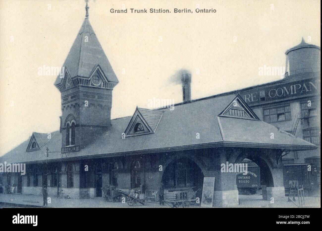 Kitchener train station hi-res stock photography and images - Alamy