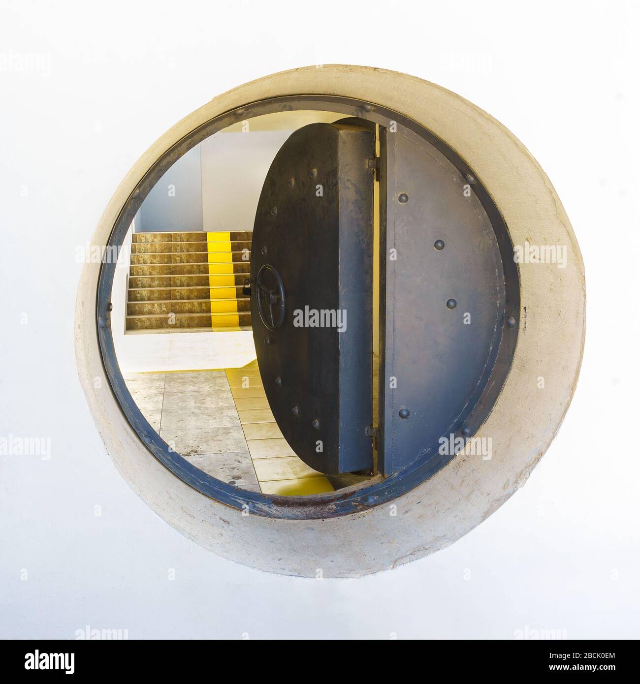 Submarine hatch hi-res stock photography and images - Alamy