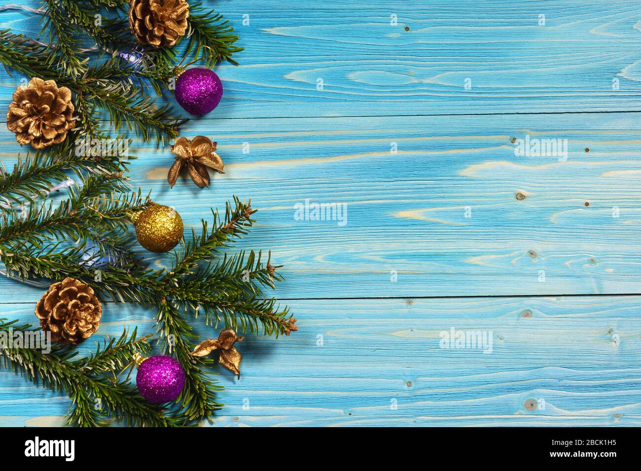 Christmas decoration table edge hi-res stock photography and images - Alamy